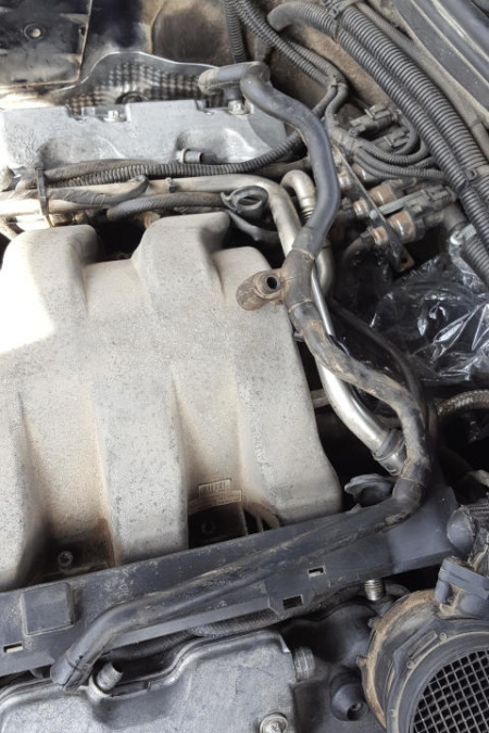 Crankcase ventilation cylinder head cover - W220 S-Class Encyclopedia