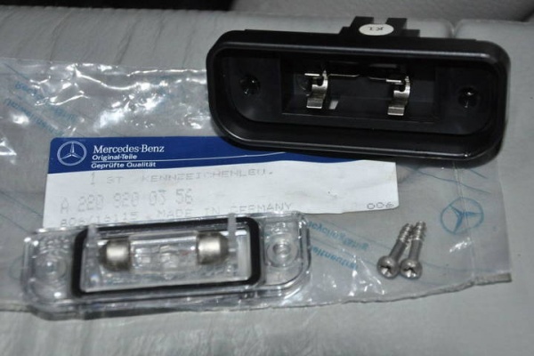 License plate lights - W220 S-Class Encyclopedia