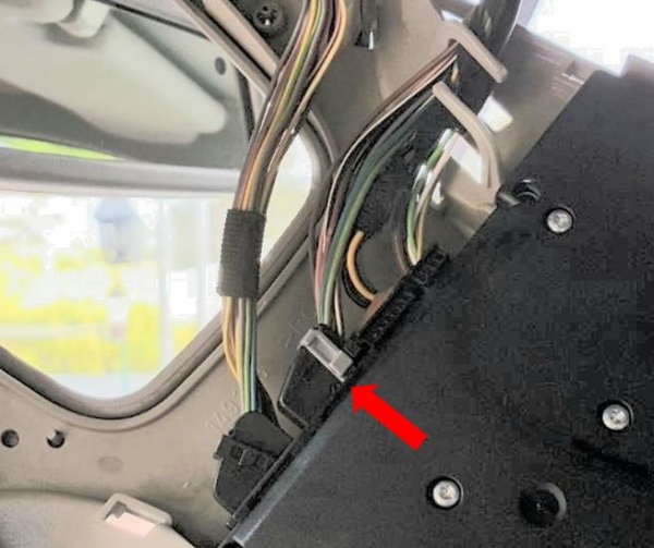 Overhead Control Panel (OCP) (N70) - W220 S-Class Encyclopedia