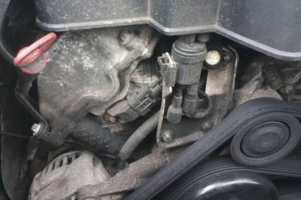 Camshaft position sensor - W220 S-Class Encyclopedia