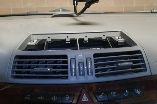 Instrument cluster - W220 S-Class Encyclopedia